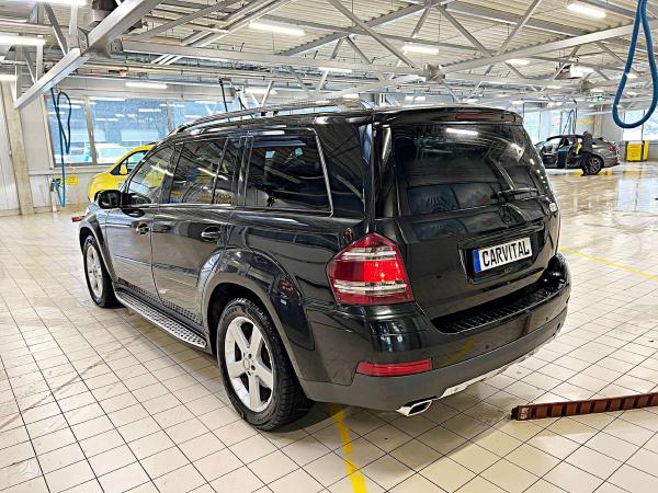Black Mercedes-Benz gl-420 2008 in Vilnius, with an engine capacity of 4.00 L and mileage of 323 thousand km for 5900 €, photo 6 on AUTOMOTO.COM.LV