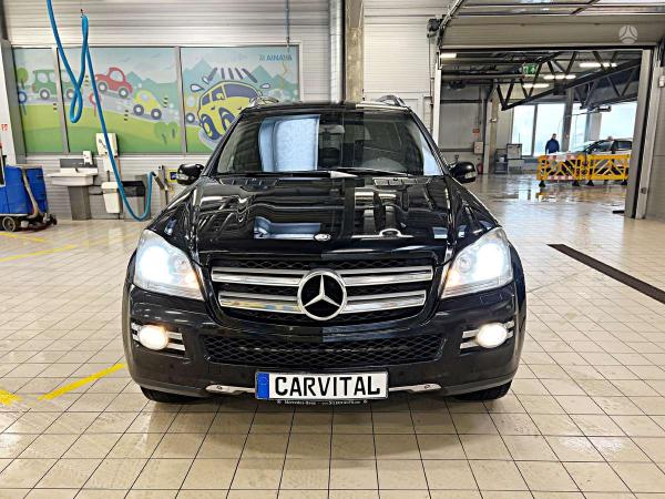 Black Mercedes-Benz gl-420 2008 in Vilnius, with an engine capacity of 4.00 L and mileage of 323 thousand km for 5900 €, photo 7 on AUTOMOTO.COM.LV