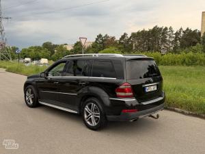 Melns Mercedes-Benz gl-420 2008 Viļņa, ar dzinēja tilpumu 4.20 L un nobraukumu 393 tūkst. km par 4300 €, foto 7 vietnē AUTOMOTO.COM.LV