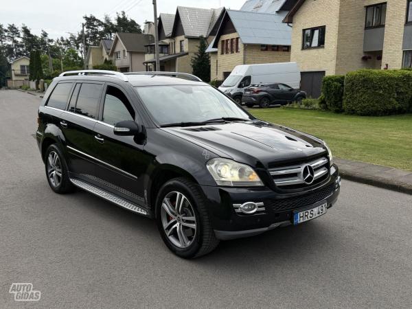 Black Mercedes-Benz gl-420 2008 in Vilnius, with an engine capacity of 4.20 L and mileage of 390 thousand km for 3950 €, photo 2 on AUTOMOTO.COM.LV
