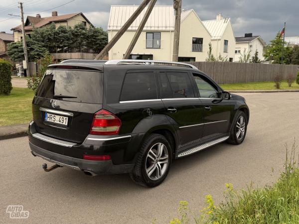 Black Mercedes-Benz gl-420 2008 in Vilnius, with an engine capacity of 4.20 L and mileage of 390 thousand km for 3950 €, photo 5 on AUTOMOTO.COM.LV