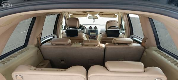 Black Mercedes-Benz gl-420 2011 in Siauliai, with an engine capacity of 4.20 L and mileage of 350 thousand km for 7500 €, photo 6 on AUTOMOTO.COM.LV