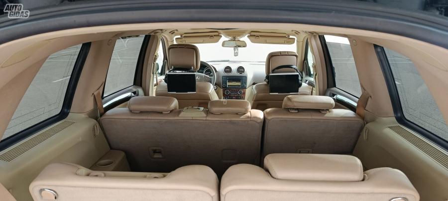 Black Mercedes-Benz gl-420 2011 in Siauliai, with an engine capacity of 4.20 L and mileage of 350 thousand km for 7500 €, photo 6 on AUTOMOTO.COM.LV