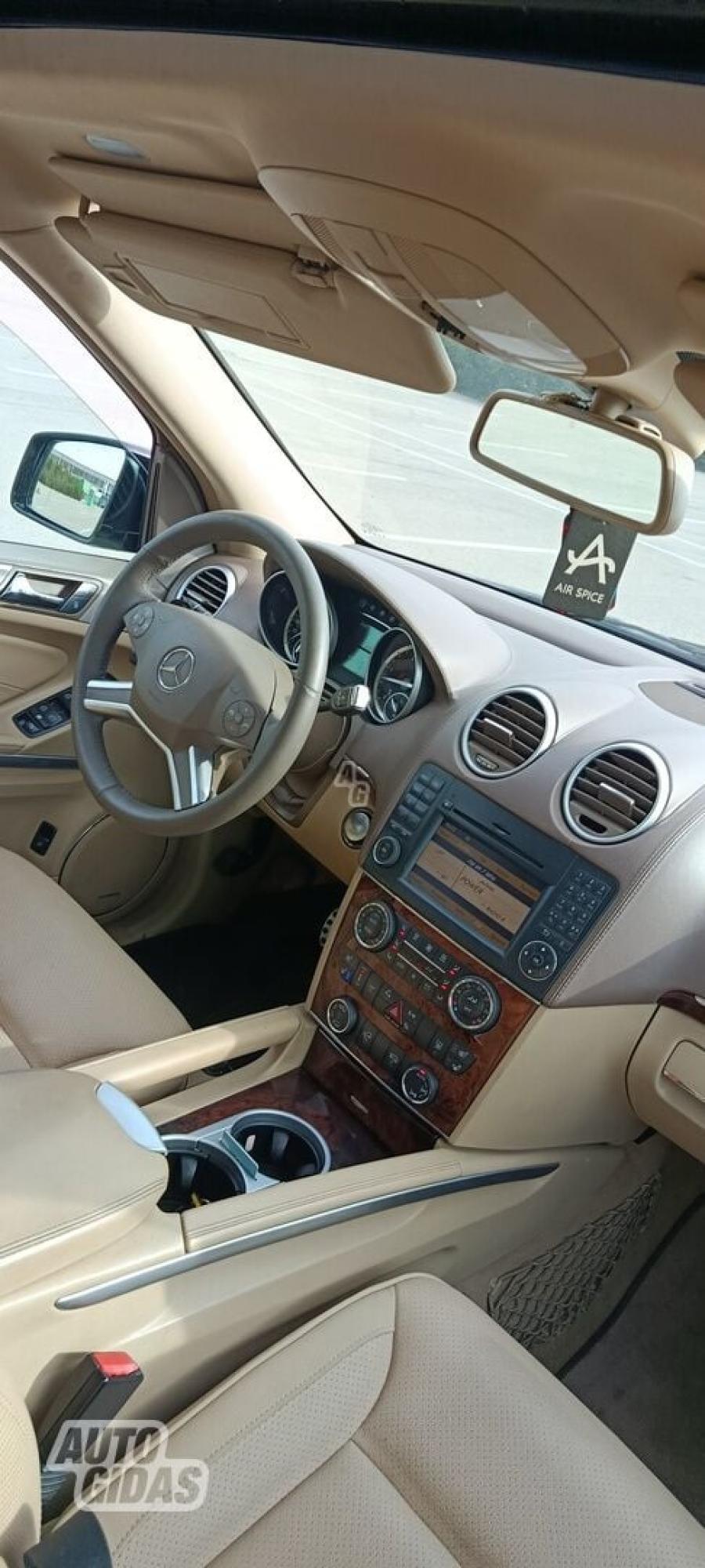 Black Mercedes-Benz gl-420 2011 in Siauliai, with an engine capacity of 4.20 L and mileage of 350 thousand km for 7500 €, photo 12 on AUTOMOTO.COM.LV