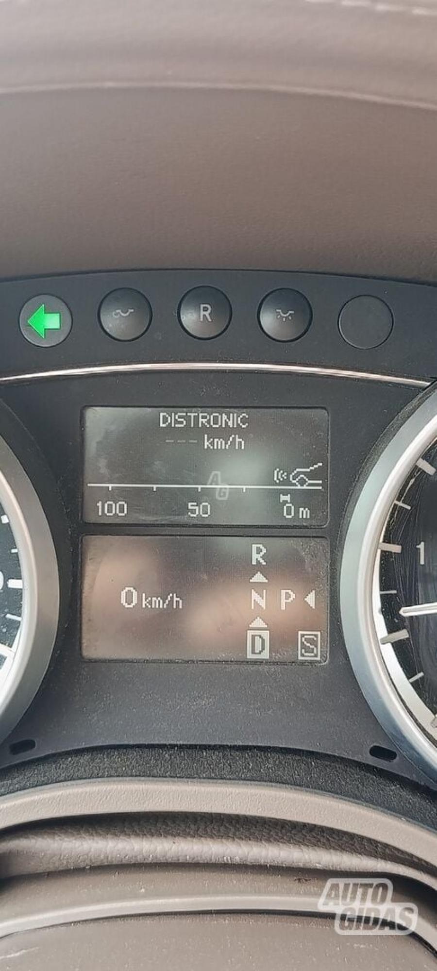 Black Mercedes-Benz gl-420 2011 in Siauliai, with an engine capacity of 4.20 L and mileage of 350 thousand km for 7500 €, photo 13 on AUTOMOTO.COM.LV