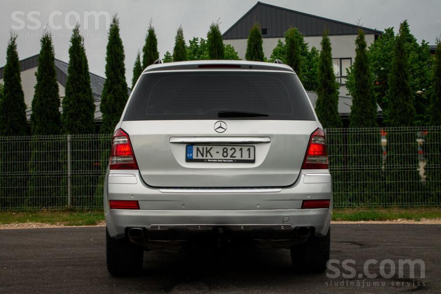 Grey Mercedes-Benz gl-420 2007 in Jelgava, with an engine capacity of 4.00 L and mileage of 364 thousand km for 6600 €, photo 5 on AUTOMOTO.COM.LV