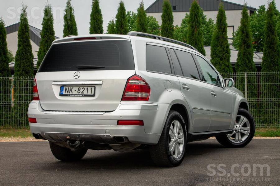 Grey Mercedes-Benz gl-420 2007 in Jelgava, with an engine capacity of 4.00 L and mileage of 364 thousand km for 6600 €, photo 6 on AUTOMOTO.COM.LV