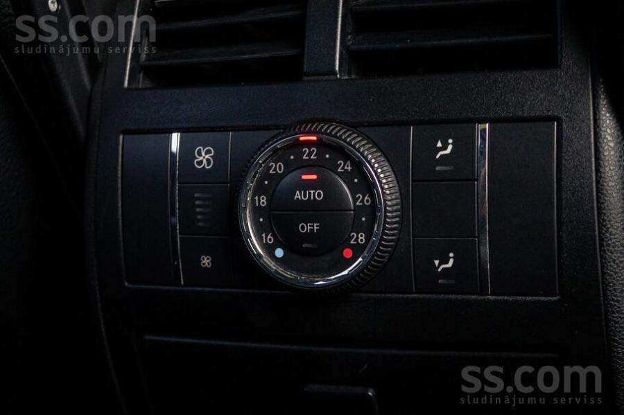 Grey Mercedes-Benz gl-420 2007 in Jelgava, with an engine capacity of 4.00 L and mileage of 364 thousand km for 6600 €, photo 13 on AUTOMOTO.COM.LV