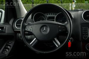 Grey Mercedes-Benz gl-420 2007 in Jelgava, with an engine capacity of 4.00 L and mileage of 364 thousand km for 6600 €, photo 15 on AUTOMOTO.COM.LV