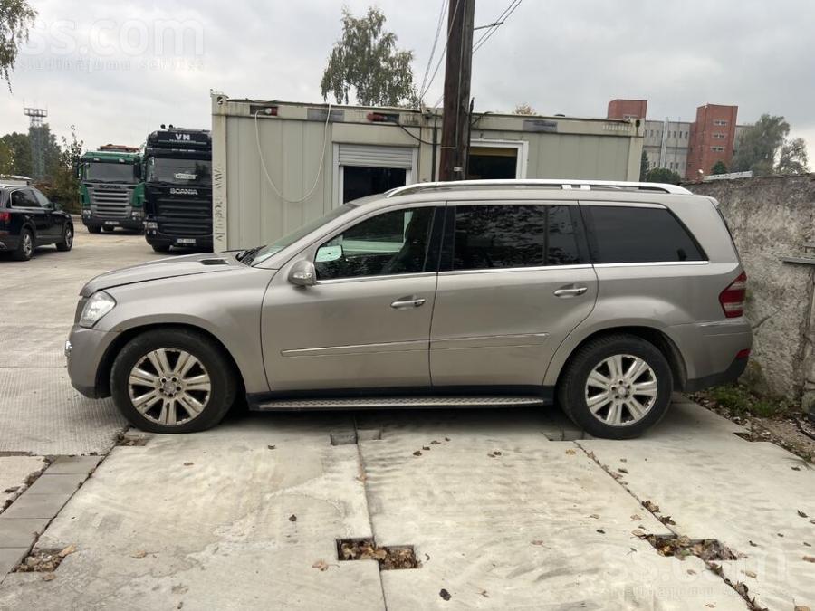 Pelēks Mercedes-Benz gl-420 2008 Rīga, ar dzinēja tilpumu 4.20 L un nobraukumu 422 tūkst. km par 3500 €, foto 5 vietnē AUTOMOTO.COM.LV
