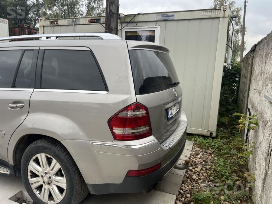 Pelēks Mercedes-Benz gl-420 2008 Rīga, ar dzinēja tilpumu 4.20 L un nobraukumu 422 tūkst. km par 3500 €, foto 6 vietnē AUTOMOTO.COM.LV