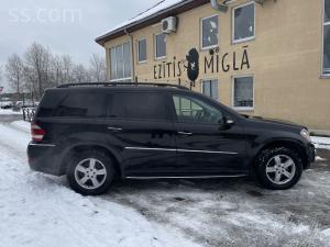 Black Mercedes-Benz GL 450 2006 in Riga, with an engine capacity of 4.70 L and mileage of 0 thousand km for 4650 €, photo 7 on AUTOMOTO.COM.LV