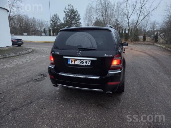 Black Mercedes-Benz GL 450 2007 in Daugavpils, with an engine capacity of 4.70 L and mileage of 0 thousand km for 6999 €, photo 4 on AUTOMOTO.COM.LV