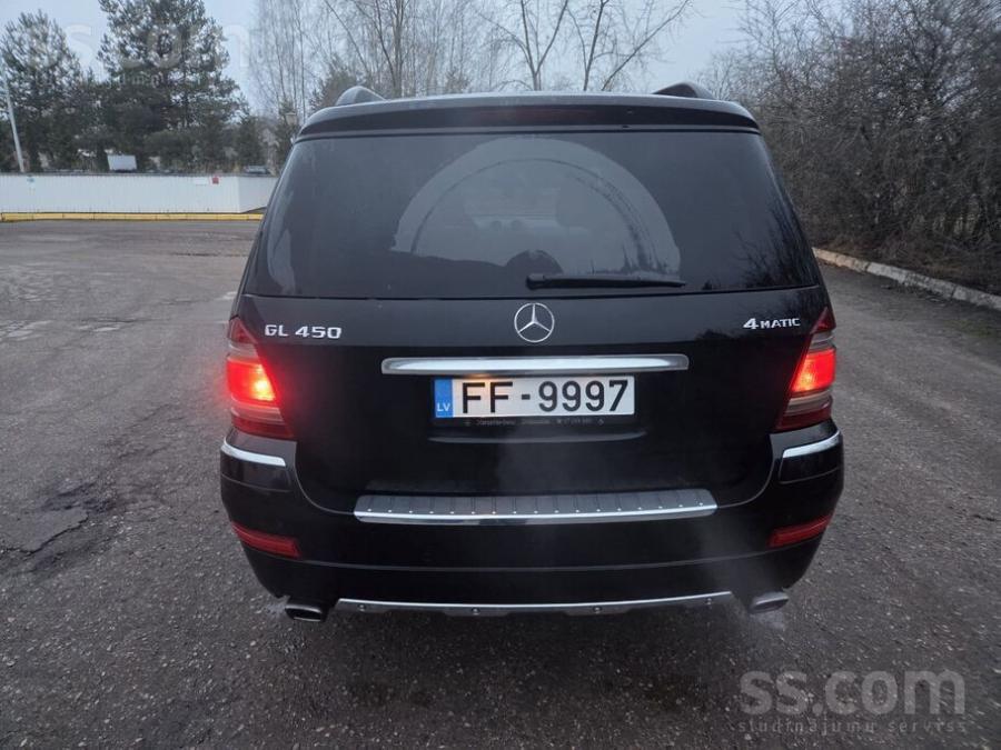 Black Mercedes-Benz GL 450 2007 in Daugavpils, with an engine capacity of 4.70 L and mileage of 0 thousand km for 6999 €, photo 5 on AUTOMOTO.COM.LV