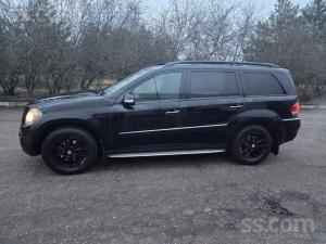 Black Mercedes-Benz GL 450 2007 in Daugavpils, with an engine capacity of 4.70 L and mileage of 0 thousand km for 6999 €, photo 13 on AUTOMOTO.COM.LV