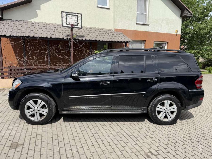 Melns Mercedes-Benz GL 450 2007 Viļņa, ar dzinēja tilpumu 4.70 L un nobraukumu 312 tūkst. km par 6000 €, foto 5 vietnē AUTOMOTO.COM.LV