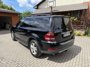 Melns Mercedes-Benz GL 450 2007 Viļņa, ar dzinēja tilpumu 4.70 L un nobraukumu 312 tūkst. km par 6000 €, foto 6 vietnē AUTOMOTO.COM.LV