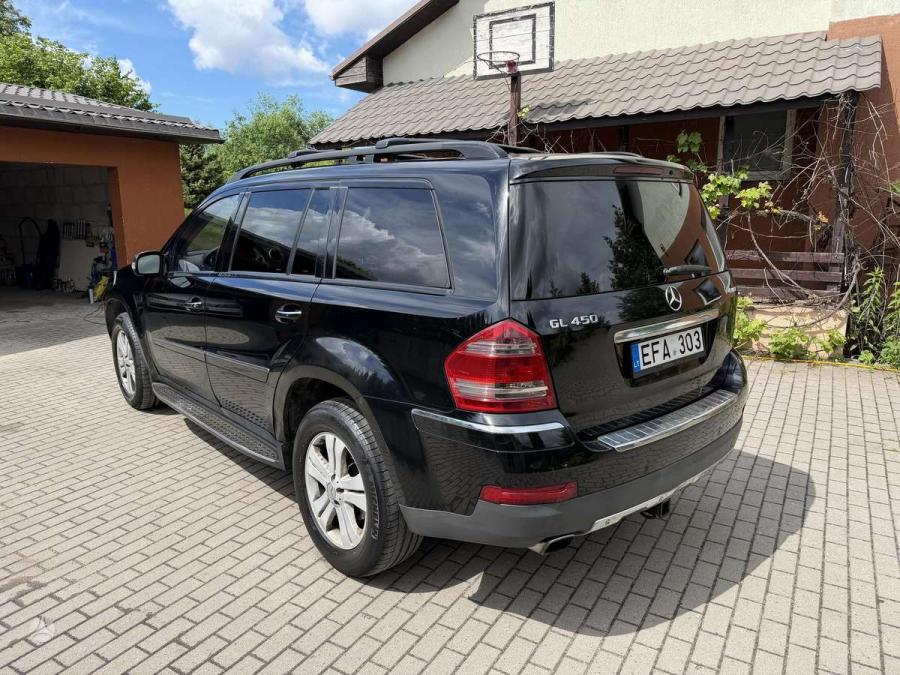 Melns Mercedes-Benz GL 450 2007 Viļņa, ar dzinēja tilpumu 4.70 L un nobraukumu 312 tūkst. km par 6000 €, foto 6 vietnē AUTOMOTO.COM.LV