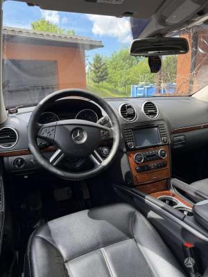 Melns Mercedes-Benz GL 450 2007 Viļņa, ar dzinēja tilpumu 4.70 L un nobraukumu 312 tūkst. km par 6000 €, foto 11 vietnē AUTOMOTO.COM.LV