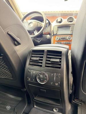 Melns Mercedes-Benz GL 450 2007 Viļņa, ar dzinēja tilpumu 4.70 L un nobraukumu 312 tūkst. km par 6000 €, foto 16 vietnē AUTOMOTO.COM.LV