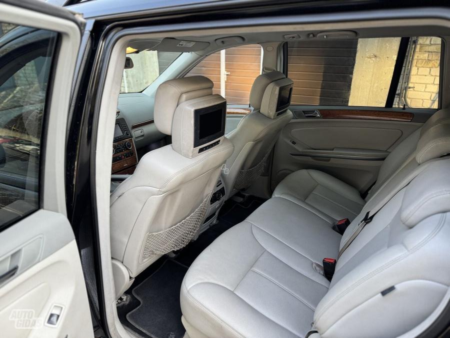 Melns Mercedes-Benz GL 450 2008 Viļņa, ar dzinēja tilpumu 4.70 L un nobraukumu 450 tūkst. km par 5300 €, foto 6 vietnē AUTOMOTO.COM.LV