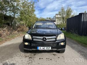 Черный Мерседес ГЛ 450 2008 в Рига, объемом двигателя 4.70 л и пробегом 331 тыс. км за 4450 €, фото 4 на AUTOMOTO.COM.LV