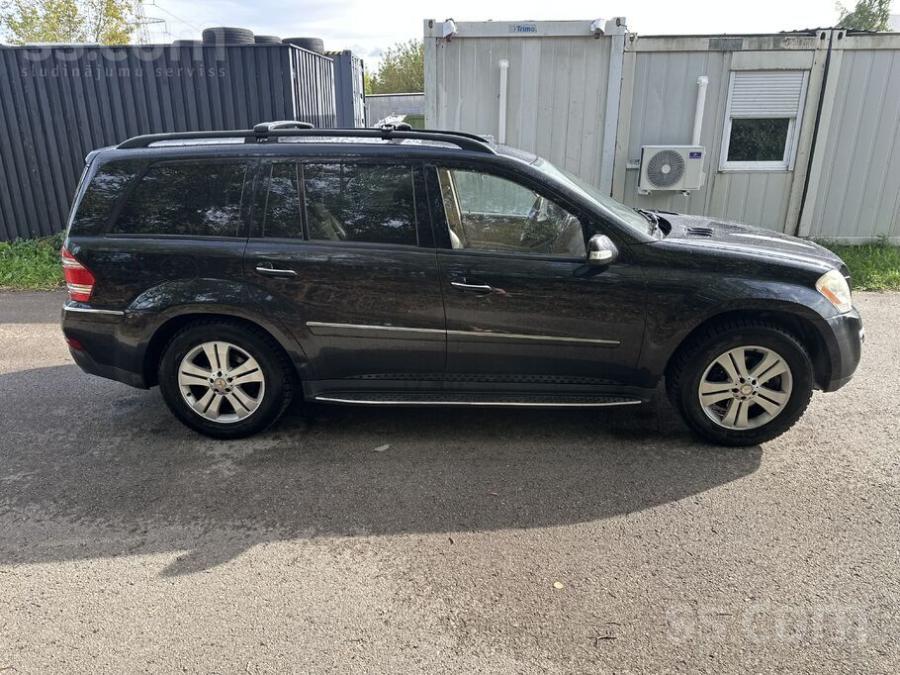 Черный Мерседес ГЛ 450 2008 в Рига, объемом двигателя 4.70 л и пробегом 331 тыс. км за 4450 €, фото 5 на AUTOMOTO.COM.LV