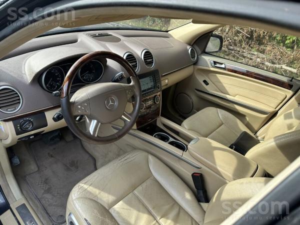 Мерседес ГЛ 450 2008 в Рига на AUTOMOTO.COM.LV Черный Мерседес ГЛ 450 2008 в Рига, объемом двигателя 4.70 л и пробегом 331 тыс. км за 4450 €, фото 10 на AUTOMOTO.COM.LV