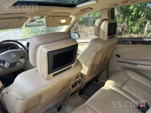 Черный Мерседес ГЛ 450 2008 в Рига, объемом двигателя 4.70 л и пробегом 331 тыс. км за 4450 €, фото 13 на AUTOMOTO.COM.LV