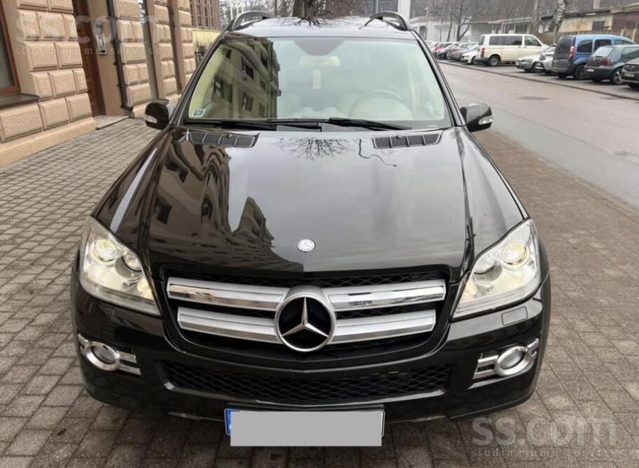 Черный Мерседес ГЛ 450 2009 в Рига, объемом двигателя 4.70 л и пробегом 200 тыс. км за 14499 €, фото 4 на AUTOMOTO.COM.LV