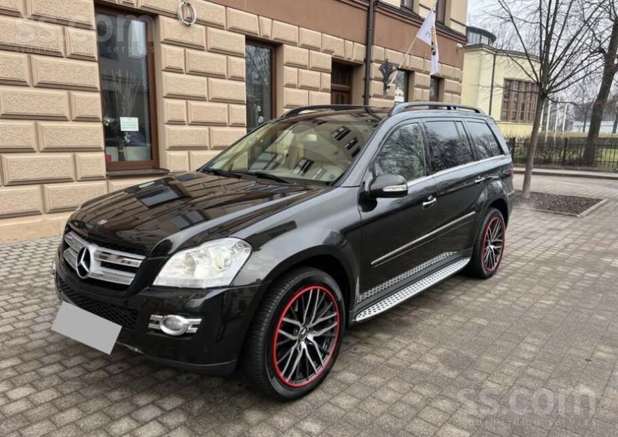 Черный Мерседес ГЛ 450 2009 в Рига, объемом двигателя 4.70 л и пробегом 200 тыс. км за 14499 €, фото 5 на AUTOMOTO.COM.LV