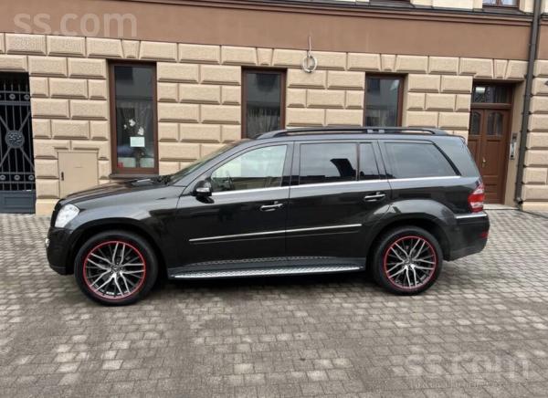 Melns Mercedes-Benz GL 450 2009 Rīga, ar dzinēja tilpumu 4.70 L un nobraukumu 200 tūkst. km par 14499 €, foto 6 vietnē AUTOMOTO.COM.LV
