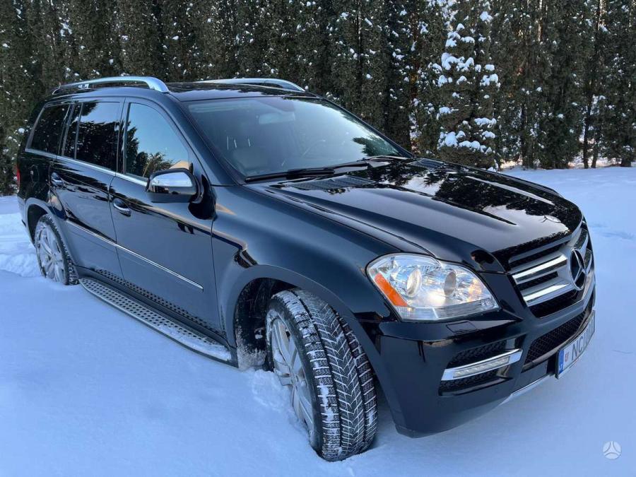 Melns Mercedes-Benz GL 450 2010 Kazlų Rūda, ar dzinēja tilpumu 4.70 L un nobraukumu 159 tūkst. km par 11999 €, foto 2 vietnē AUTOMOTO.COM.LV