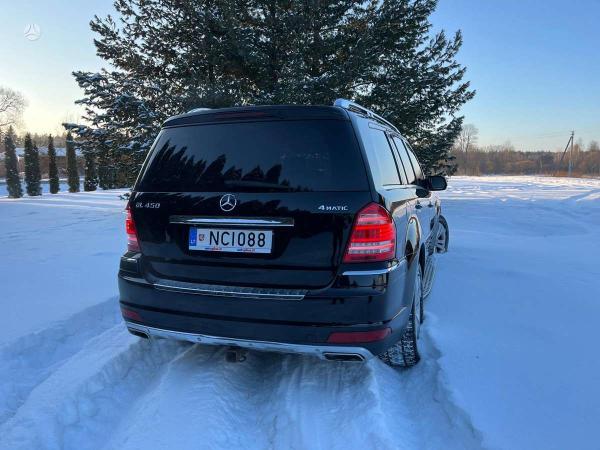 Melns Mercedes-Benz GL 450 2010 Kazlų Rūda, ar dzinēja tilpumu 4.70 L un nobraukumu 159 tūkst. km par 11999 €, foto 4 vietnē AUTOMOTO.COM.LV
