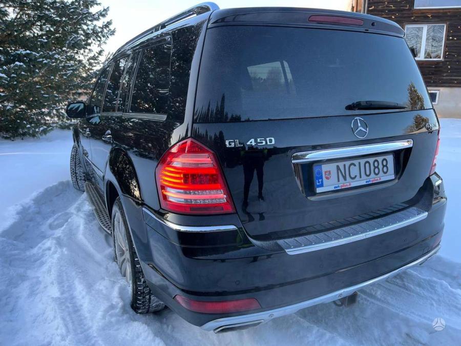 Melns Mercedes-Benz GL 450 2010 Kazlų Rūda, ar dzinēja tilpumu 4.70 L un nobraukumu 159 tūkst. km par 11999 €, foto 5 vietnē AUTOMOTO.COM.LV