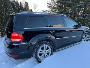 Melns Mercedes-Benz GL 450 2010 Kazlų Rūda, ar dzinēja tilpumu 4.70 L un nobraukumu 159 tūkst. km par 11999 €, foto 9 vietnē AUTOMOTO.COM.LV
