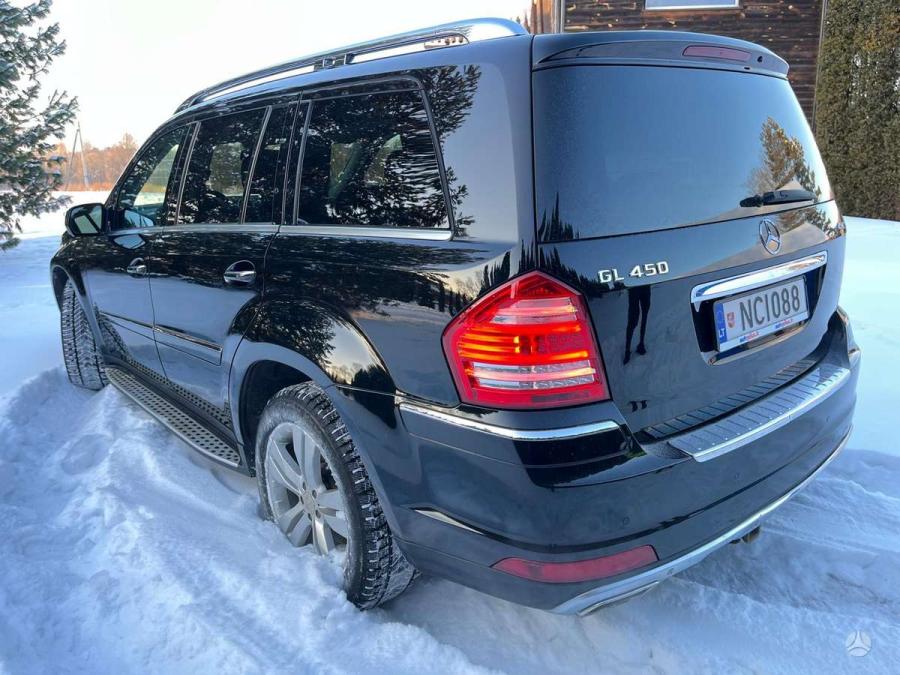 Melns Mercedes-Benz GL 450 2010 Kazlų Rūda, ar dzinēja tilpumu 4.70 L un nobraukumu 159 tūkst. km par 11999 €, foto 10 vietnē AUTOMOTO.COM.LV