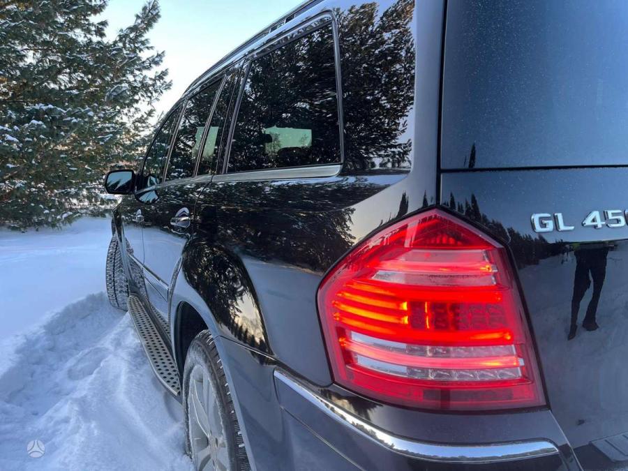 Melns Mercedes-Benz GL 450 2010 Kazlų Rūda, ar dzinēja tilpumu 4.70 L un nobraukumu 159 tūkst. km par 11999 €, foto 11 vietnē AUTOMOTO.COM.LV