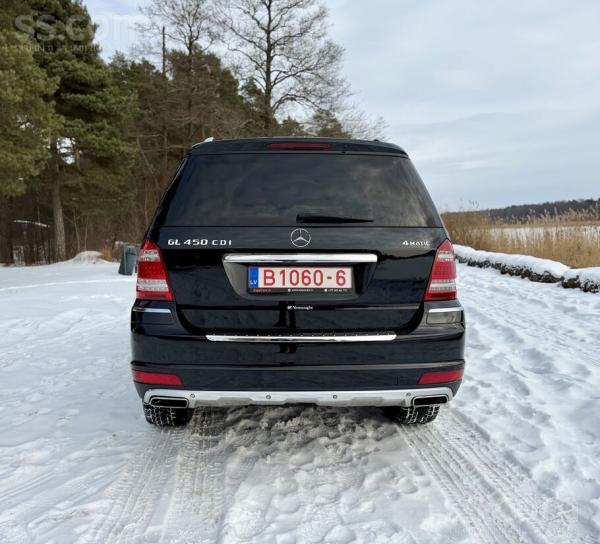Black Mercedes-Benz GL 450 2010 in Jurmala, with an engine capacity of 4.00 L and mileage of 348 thousand km for 12900 €, photo 9 on AUTOMOTO.COM.LV