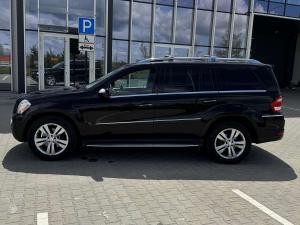 Melns Mercedes-Benz GL 450 2010 Viļņa, ar dzinēja tilpumu 4.66 L un nobraukumu 260 tūkst. km par 6999 €, foto 8 vietnē AUTOMOTO.COM.LV