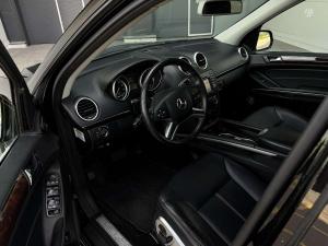 Melns Mercedes-Benz GL 450 2010 Viļņa, ar dzinēja tilpumu 4.66 L un nobraukumu 260 tūkst. km par 6999 €, foto 9 vietnē AUTOMOTO.COM.LV
