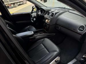 Melns Mercedes-Benz GL 450 2010 Viļņa, ar dzinēja tilpumu 4.66 L un nobraukumu 260 tūkst. km par 6999 €, foto 10 vietnē AUTOMOTO.COM.LV