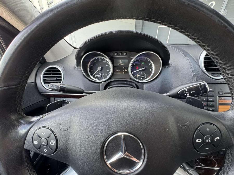 Melns Mercedes-Benz GL 450 2010 Viļņa, ar dzinēja tilpumu 4.66 L un nobraukumu 260 tūkst. km par 6999 €, foto 15 vietnē AUTOMOTO.COM.LV