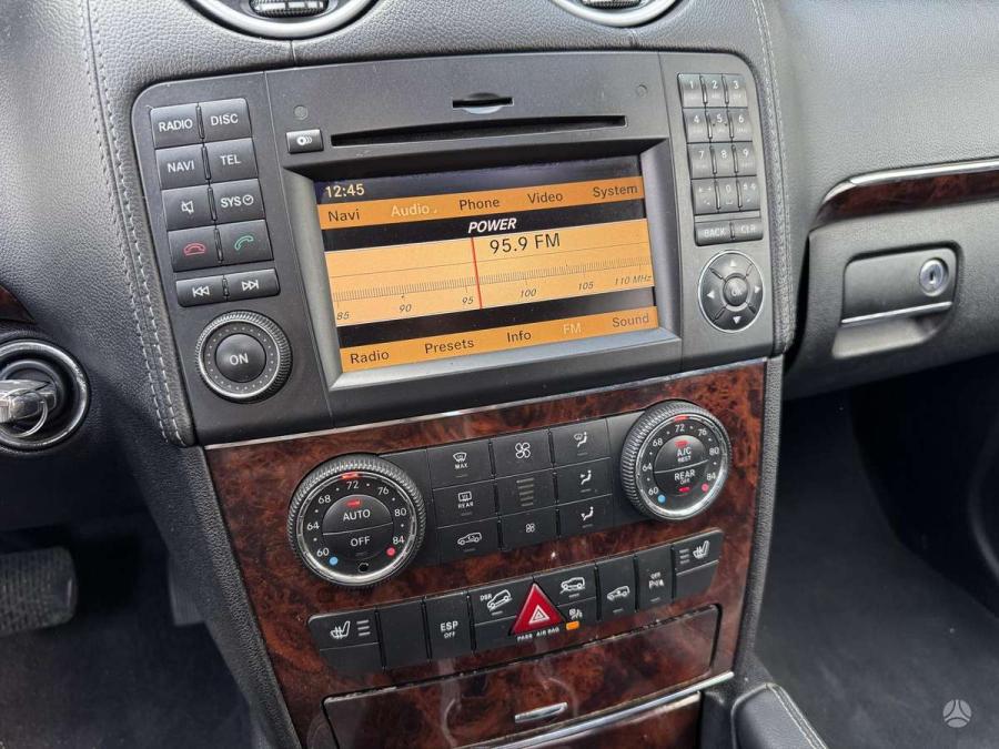 Melns Mercedes-Benz GL 450 2010 Viļņa, ar dzinēja tilpumu 4.66 L un nobraukumu 260 tūkst. km par 6999 €, foto 16 vietnē AUTOMOTO.COM.LV