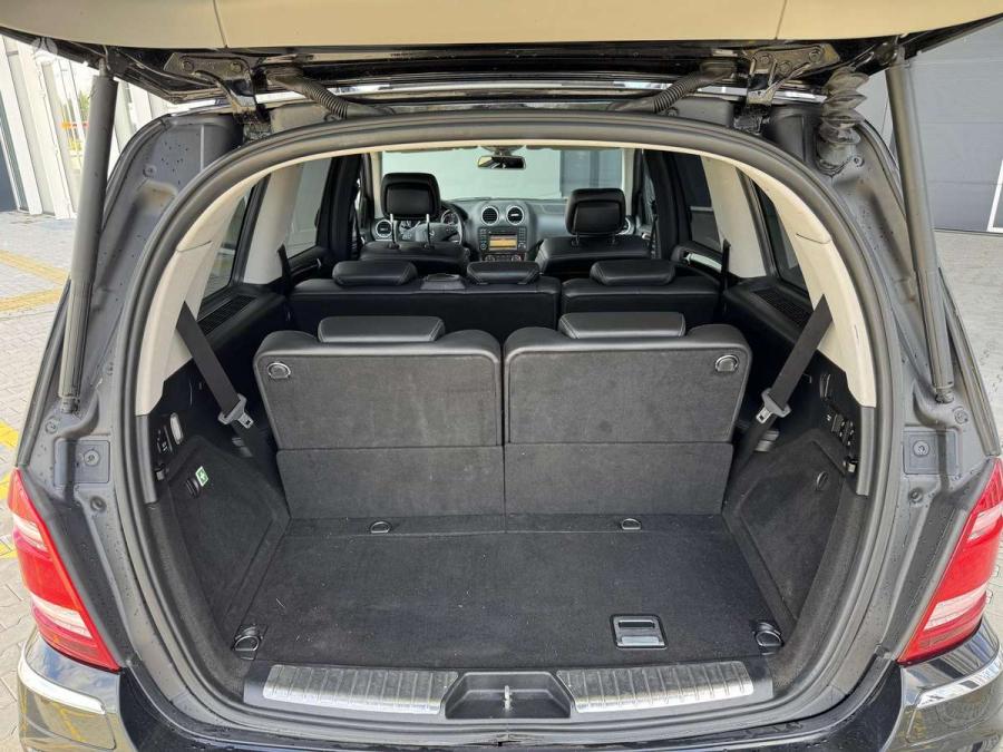 Melns Mercedes-Benz GL 450 2010 Viļņa, ar dzinēja tilpumu 4.66 L un nobraukumu 260 tūkst. km par 6999 €, foto 18 vietnē AUTOMOTO.COM.LV