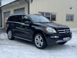 Black Mercedes-Benz GL 450 2011 in Riga, with an engine capacity of 4.70 L and mileage of 295 thousand km for 8700 €, photo 5 on AUTOMOTO.COM.LV
