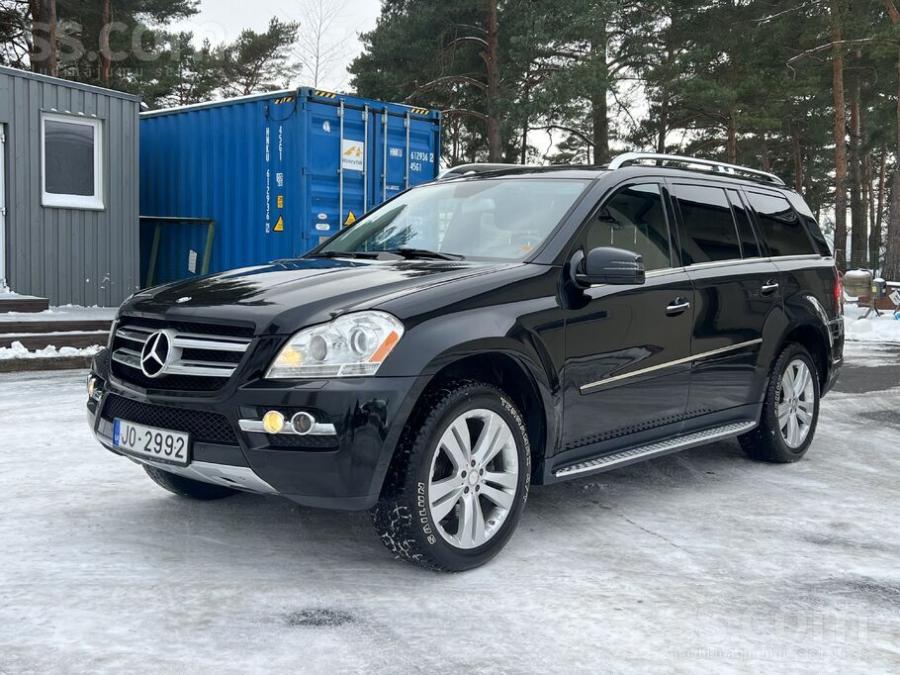 Black Mercedes-Benz GL 450 2011 in Riga, with an engine capacity of 4.70 L and mileage of 295 thousand km for 8700 €, photo 8 on AUTOMOTO.COM.LV
