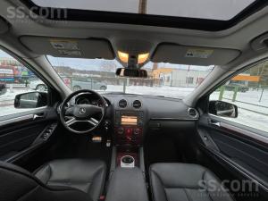 Black Mercedes-Benz GL 450 2011 in Riga, with an engine capacity of 4.70 L and mileage of 295 thousand km for 8700 €, photo 11 on AUTOMOTO.COM.LV