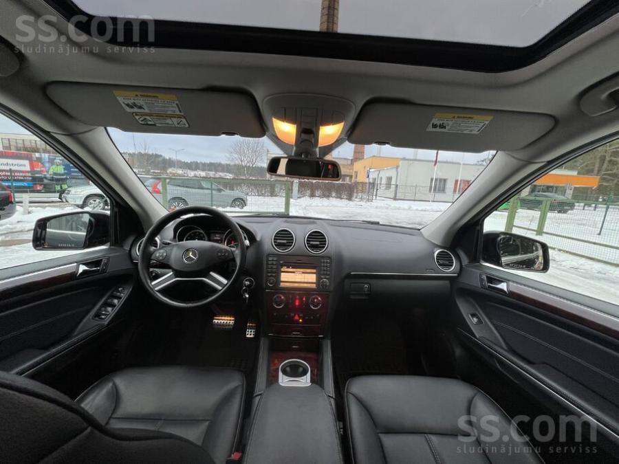 Black Mercedes-Benz GL 450 2011 in Riga, with an engine capacity of 4.70 L and mileage of 295 thousand km for 8700 €, photo 11 on AUTOMOTO.COM.LV