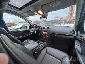 Black Mercedes-Benz GL 450 2011 in Riga, with an engine capacity of 4.70 L and mileage of 295 thousand km for 8700 €, photo 16 on AUTOMOTO.COM.LV